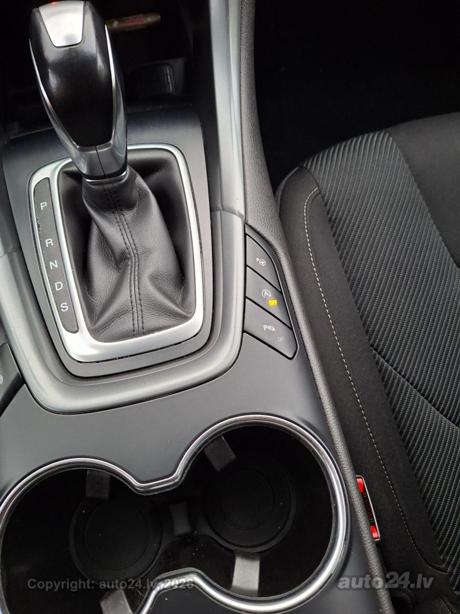 Balts Ford Mondeo 2017 Tallina, ar dzinēja tilpumu 2.00 L un nobraukumu 184 tūkst. km par 12500 €, foto 12 vietnē AUTOMOTO.COM.LV