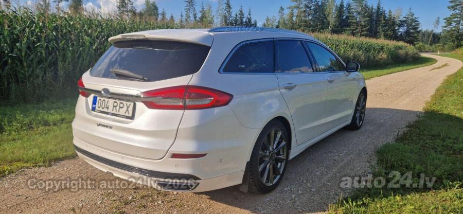 Balts Ford Mondeo 2018 Tallina, ar dzinēja tilpumu 2.00 L un nobraukumu 276 tūkst. km par 13500 €, foto 4 vietnē AUTOMOTO.COM.LV