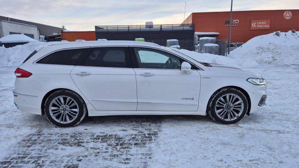 White Ford Mondeo 2020 in Taurage, with an engine capacity of 2.00 L and mileage of 368 thousand km for 7500 €, photo 8 on AUTOMOTO.COM.LV