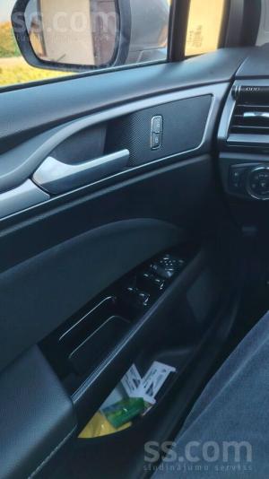 Yellow Ford Mondeo 2018 in Cesis, with an engine capacity of 1.50 L and mileage of 113 thousand km for 11900 €, photo 8 on AUTOMOTO.COM.LV