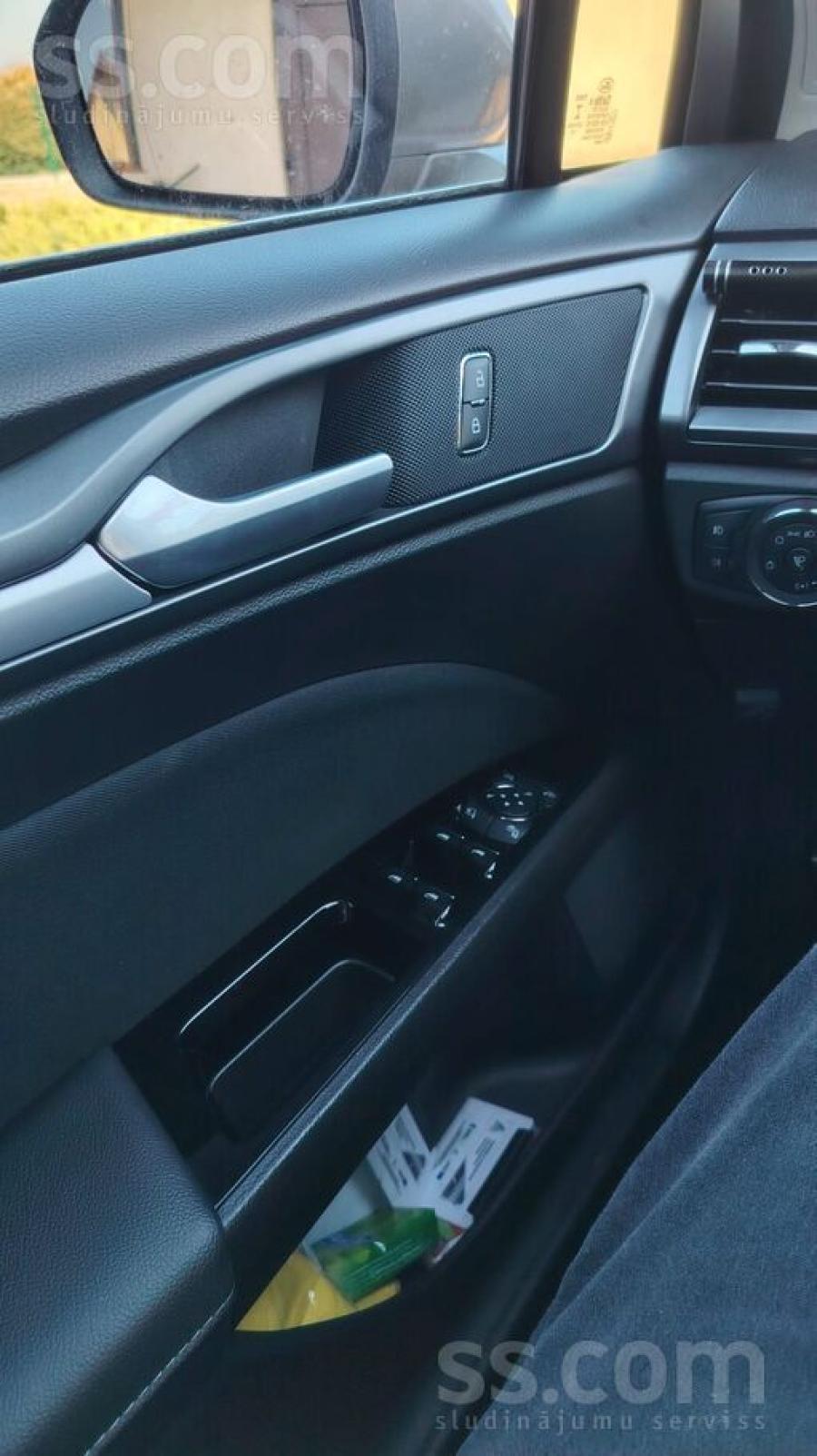 Yellow Ford Mondeo 2018 in Cesis, with an engine capacity of 1.50 L and mileage of 113 thousand km for 11900 €, photo 8 on AUTOMOTO.COM.LV