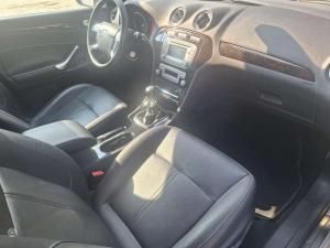 Yellow Ford Mondeo 2010 in Marijampole, with an engine capacity of 1.75 L and mileage of 248 thousand km for 2750 €, photo 17 on AUTOMOTO.COM.LV