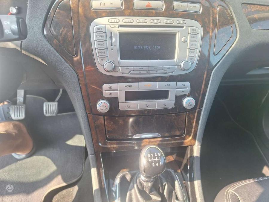 Yellow Ford Mondeo 2010 in Marijampole, with an engine capacity of 1.75 L and mileage of 248 thousand km for 2750 €, photo 23 on AUTOMOTO.COM.LV