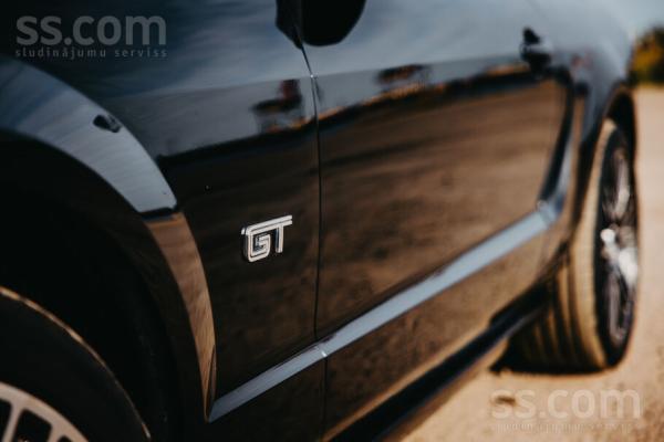 Black Ford Mustang 2005 in Jelgava, with an engine capacity of 4.60 L and mileage of 265 thousand km for 12800 €, photo 4 on AUTOMOTO.COM.LV