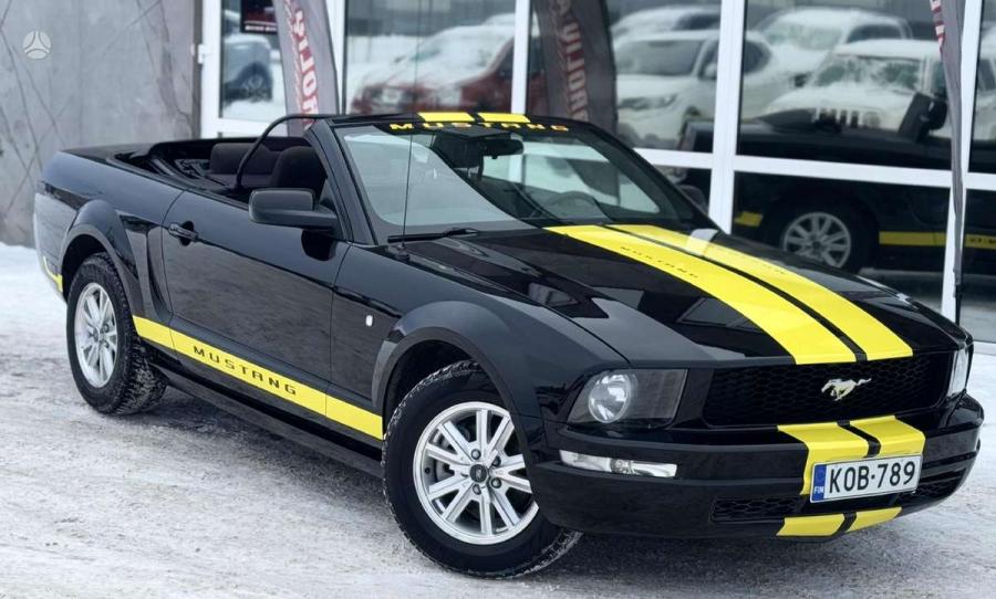 Black Ford Mustang 2006 in Radviliskis, with an engine capacity of 4.00 L and mileage of 87 thousand km for 9950 €, photo 2 on AUTOMOTO.COM.LV