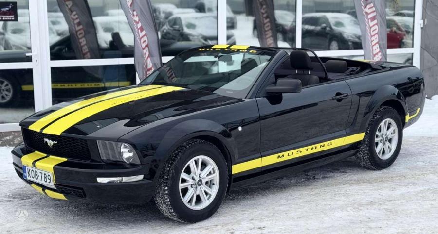 Black Ford Mustang 2006 in Radviliskis, with an engine capacity of 4.00 L and mileage of 87 thousand km for 9950 €, photo 3 on AUTOMOTO.COM.LV