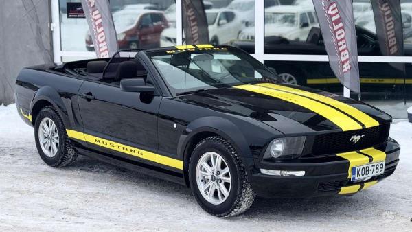 Black Ford Mustang 2006 in Radviliskis, with an engine capacity of 4.00 L and mileage of 87 thousand km for 9950 €, photo 4 on AUTOMOTO.COM.LV