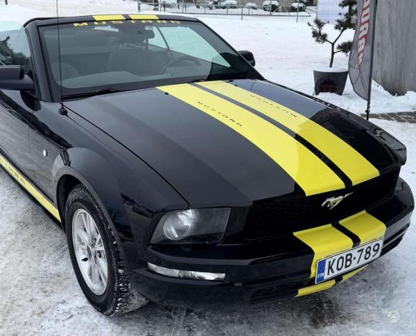 Black Ford Mustang 2006 in Radviliskis, with an engine capacity of 4.00 L and mileage of 87 thousand km for 9950 €, photo 7 on AUTOMOTO.COM.LV