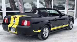 Black Ford Mustang 2006 in Radviliskis, with an engine capacity of 4.00 L and mileage of 87 thousand km for 9950 €, photo 11 on AUTOMOTO.COM.LV