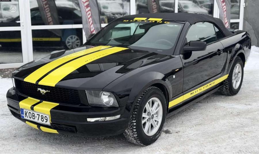 Black Ford Mustang 2006 in Radviliskis, with an engine capacity of 4.00 L and mileage of 87 thousand km for 9950 €, photo 17 on AUTOMOTO.COM.LV