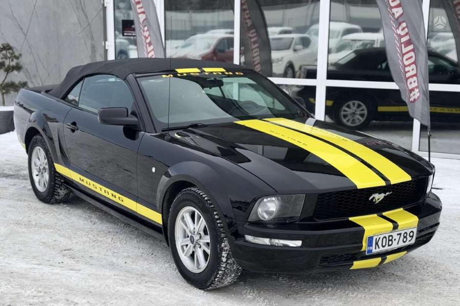 Black Ford Mustang 2006 in Radviliskis, with an engine capacity of 4.00 L and mileage of 87 thousand km for 9950 €, photo 18 on AUTOMOTO.COM.LV