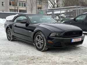 Melns Ford Mustang 2013 Ukmergė, ar dzinēja tilpumu 3.73 L un nobraukumu 125 tūkst. km par 7900 €, foto 4 vietnē AUTOMOTO.COM.LV