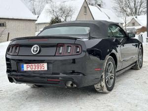 Melns Ford Mustang 2013 Ukmergė, ar dzinēja tilpumu 3.73 L un nobraukumu 125 tūkst. km par 7900 €, foto 8 vietnē AUTOMOTO.COM.LV