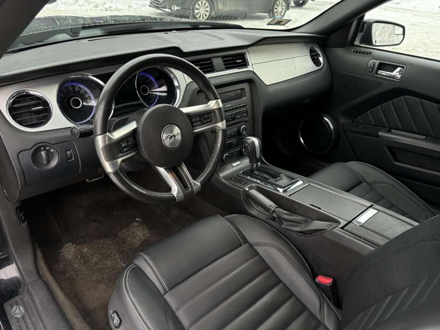 Melns Ford Mustang 2013 Ukmergė, ar dzinēja tilpumu 3.73 L un nobraukumu 125 tūkst. km par 7900 €, foto 9 vietnē AUTOMOTO.COM.LV
