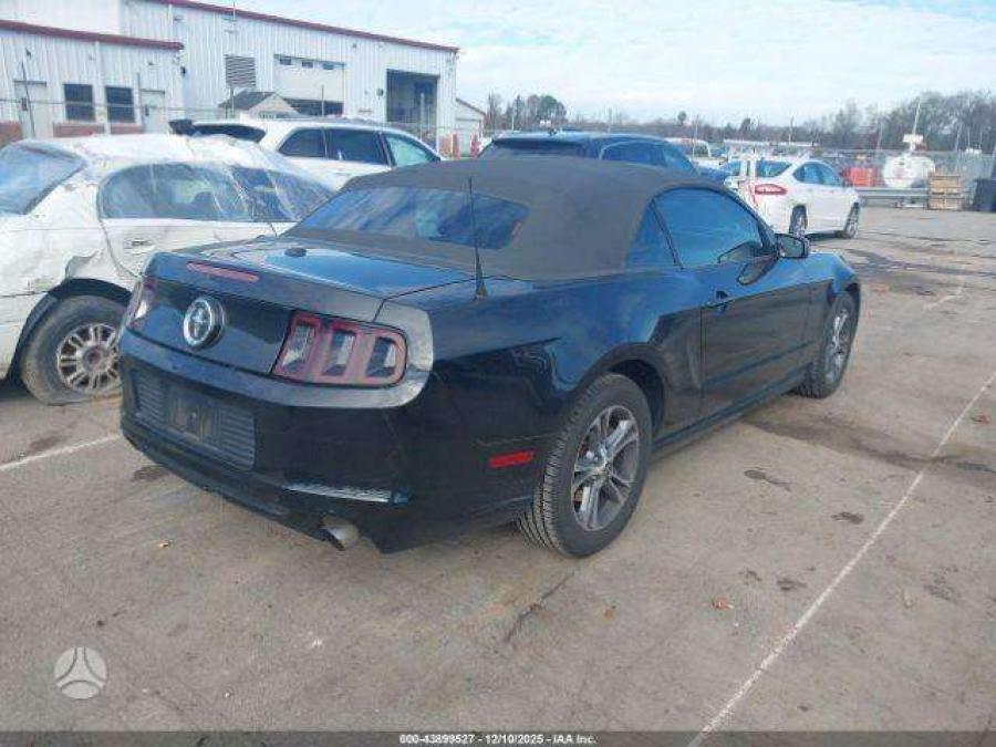 Black Ford Mustang 2014 in Klaipeda, with an engine capacity of 3.73 L and mileage of 54 thousand km for 5450 €, photo 4 on AUTOMOTO.COM.LV