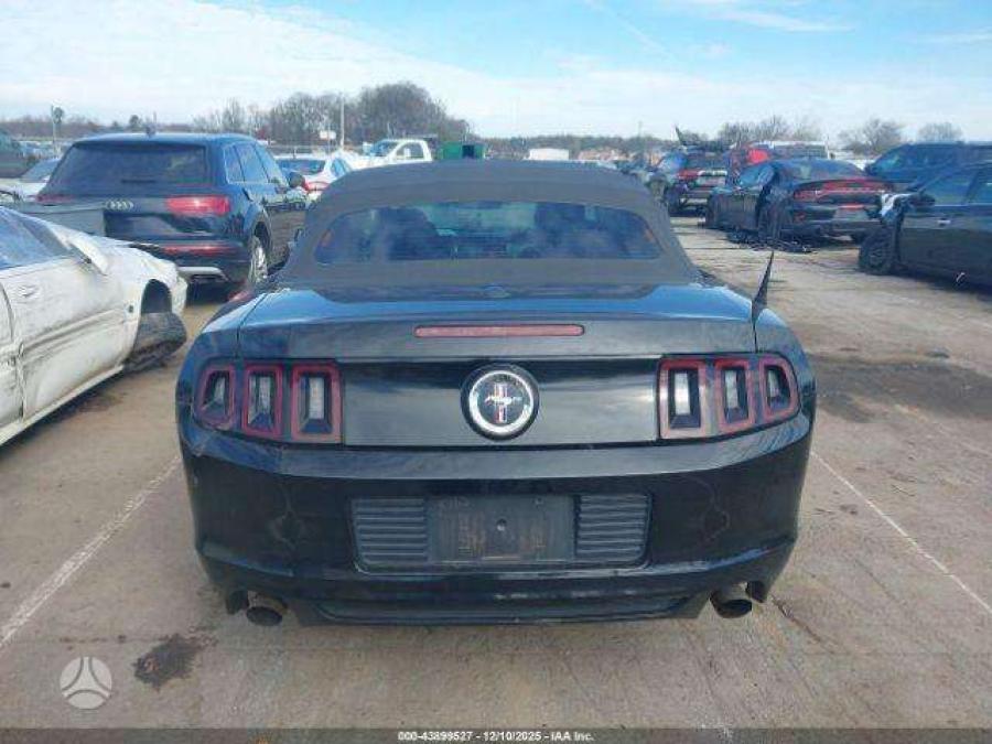 Black Ford Mustang 2014 in Klaipeda, with an engine capacity of 3.73 L and mileage of 54 thousand km for 5450 €, photo 16 on AUTOMOTO.COM.LV