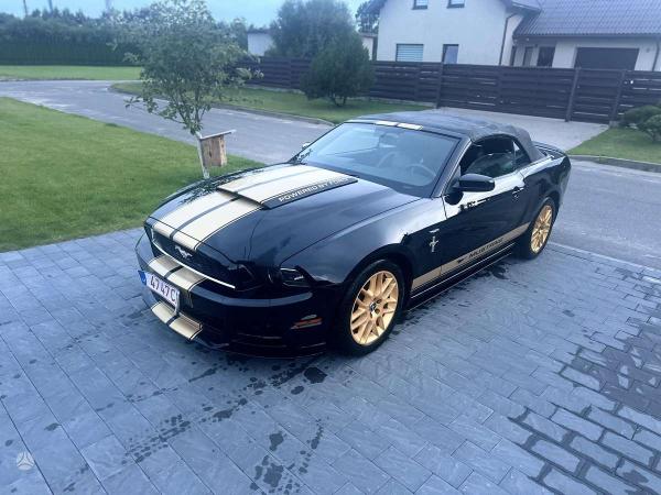 Black Ford Mustang 2014 in Silale, with an engine capacity of 3.73 L and mileage of 215 thousand km for 10500 €, photo 1 on AUTOMOTO.COM.LV