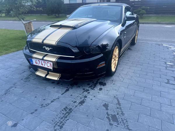 Black Ford Mustang 2014 in Silale, with an engine capacity of 3.73 L and mileage of 215 thousand km for 10500 €, photo 3 on AUTOMOTO.COM.LV