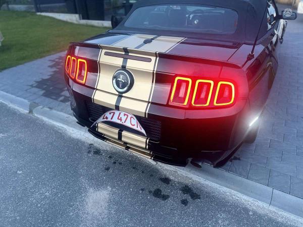 Black Ford Mustang 2014 in Silale, with an engine capacity of 3.73 L and mileage of 215 thousand km for 10500 €, photo 8 on AUTOMOTO.COM.LV