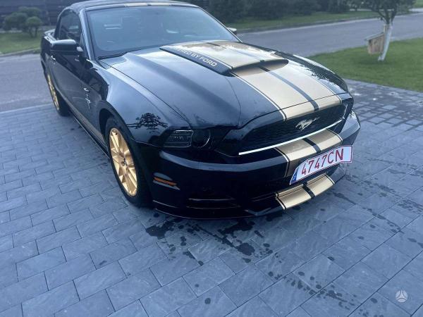 Black Ford Mustang 2014 in Silale, with an engine capacity of 3.73 L and mileage of 215 thousand km for 10500 €, photo 9 on AUTOMOTO.COM.LV