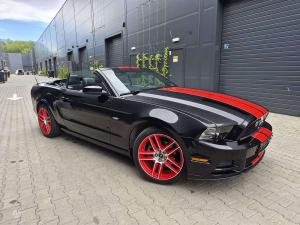 Black Ford Mustang 2014 in Klaipeda, with an engine capacity of 3.70 L and mileage of 184 thousand km for 12900 €, photo  on AUTOMOTO.COM.LV