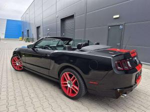 Black Ford Mustang 2014 in Klaipeda, with an engine capacity of 3.70 L and mileage of 184 thousand km for 12900 €, photo 6 on AUTOMOTO.COM.LV