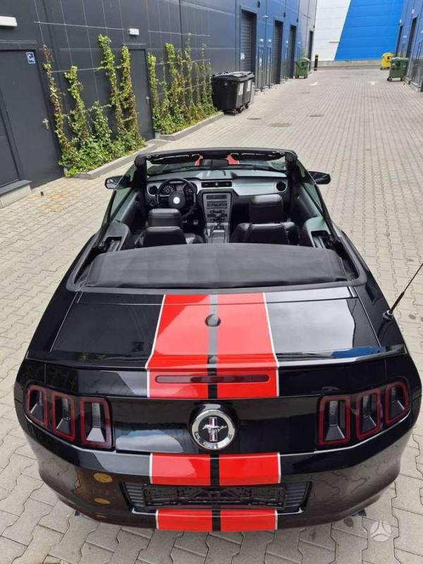 Black Ford Mustang 2014 in Klaipeda, with an engine capacity of 3.70 L and mileage of 184 thousand km for 12900 €, photo 7 on AUTOMOTO.COM.LV