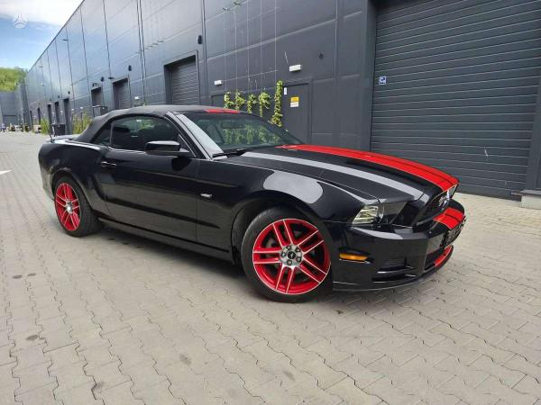 Black Ford Mustang 2014 in Klaipeda, with an engine capacity of 3.70 L and mileage of 184 thousand km for 12900 €, photo 8 on AUTOMOTO.COM.LV