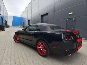 Black Ford Mustang 2014 in Klaipeda, with an engine capacity of 3.70 L and mileage of 184 thousand km for 12900 €, photo 10 on AUTOMOTO.COM.LV