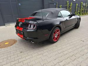 Black Ford Mustang 2014 in Klaipeda, with an engine capacity of 3.70 L and mileage of 184 thousand km for 12900 €, photo 11 on AUTOMOTO.COM.LV