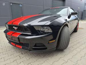 Black Ford Mustang 2014 in Klaipeda, with an engine capacity of 3.70 L and mileage of 184 thousand km for 12900 €, photo 17 on AUTOMOTO.COM.LV