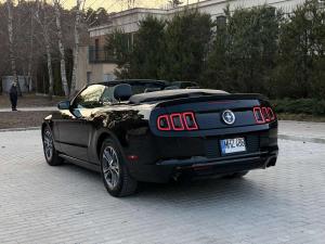 Black Ford Mustang 2014 in Vilnius, with an engine capacity of 3.70 L and mileage of 172 thousand km for 13000 €, photo 7 on AUTOMOTO.COM.LV