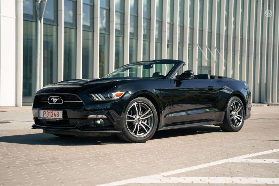 Black Ford Mustang 2016 in Vilnius, with an engine capacity of 2.26 L and mileage of 97 thousand km for 14999 €, photo 1 on AUTOMOTO.COM.LV