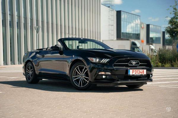 Black Ford Mustang 2016 in Vilnius, with an engine capacity of 2.26 L and mileage of 97 thousand km for 14999 €, photo 2 on AUTOMOTO.COM.LV