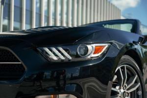 Black Ford Mustang 2016 in Vilnius, with an engine capacity of 2.26 L and mileage of 97 thousand km for 14999 €, photo 13 on AUTOMOTO.COM.LV