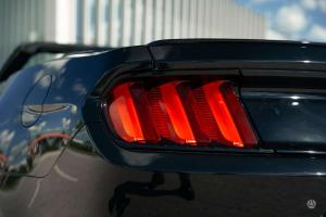 Black Ford Mustang 2016 in Vilnius, with an engine capacity of 2.26 L and mileage of 97 thousand km for 14999 €, photo 17 on AUTOMOTO.COM.LV