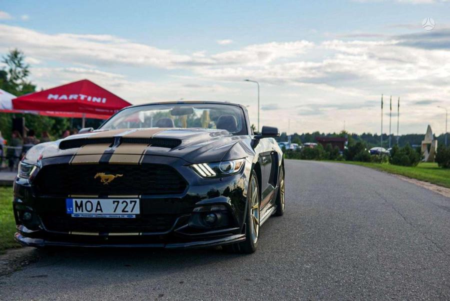 Melns Ford Mustang 2017 Kupiškis, ar dzinēja tilpumu 2.30 L un nobraukumu 71 tūkst. km par 21000 €, foto 2 vietnē AUTOMOTO.COM.LV