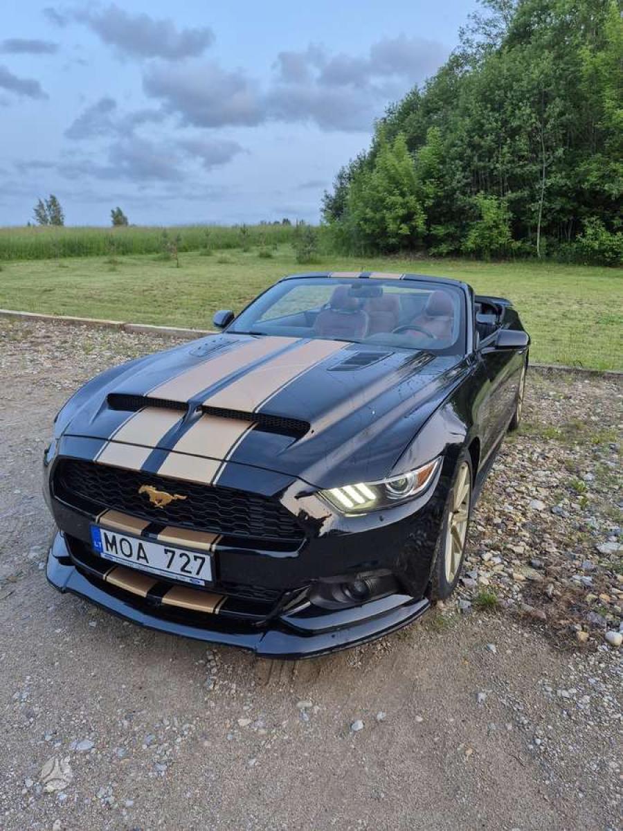 Black Ford Mustang 2017 in Kupiskis, with an engine capacity of 2.30 L and mileage of 71 thousand km for 21000 €, photo 5 on AUTOMOTO.COM.LV