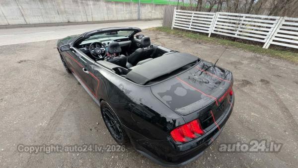 Black Ford Mustang 2018 in Tallinn, with an engine capacity of 5.00 L and mileage of 110 thousand km for 35900 €, photo 4 on AUTOMOTO.COM.LV