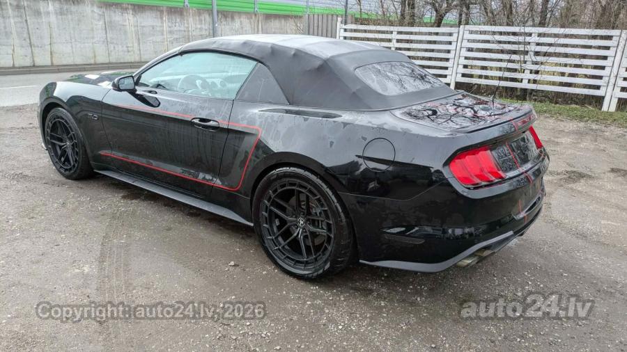 Melns Ford Mustang 2018 Tallina, ar dzinēja tilpumu 5.00 L un nobraukumu 110 tūkst. km par 35900 €, foto 8 vietnē AUTOMOTO.COM.LV