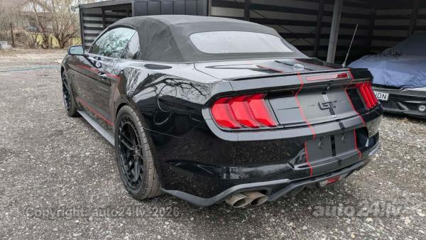 Black Ford Mustang 2018 in Tallinn, with an engine capacity of 5.00 L and mileage of 110 thousand km for 35900 €, photo 9 on AUTOMOTO.COM.LV