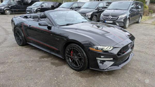 Melns Ford Mustang 2018 Tallina, ar dzinēja tilpumu 4.95 L un nobraukumu 176 tūkst. km par 32900 €, foto 1 vietnē AUTOMOTO.COM.LV