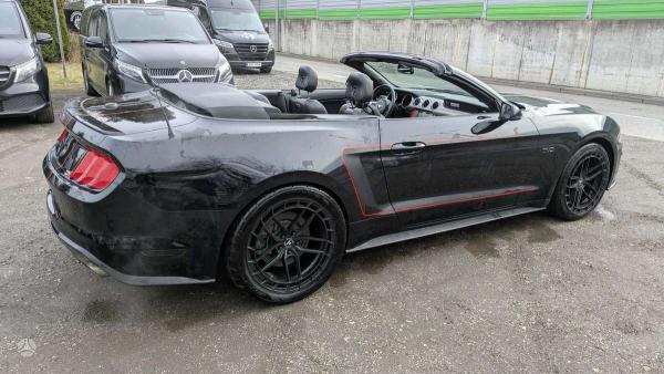 Melns Ford Mustang 2018 Tallina, ar dzinēja tilpumu 4.95 L un nobraukumu 176 tūkst. km par 32900 €, foto 2 vietnē AUTOMOTO.COM.LV