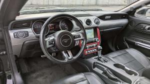 Melns Ford Mustang 2018 Tallina, ar dzinēja tilpumu 4.95 L un nobraukumu 176 tūkst. km par 32900 €, foto 12 vietnē AUTOMOTO.COM.LV