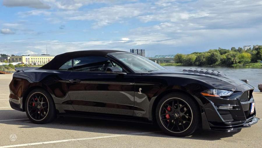 Black Ford Mustang 2018 in Kaunas, with an engine capacity of 2.25 L and mileage of 80 thousand km for 26000 €, photo 5 on AUTOMOTO.COM.LV