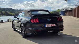 Black Ford Mustang 2018 in Kaunas, with an engine capacity of 2.25 L and mileage of 80 thousand km for 26000 €, photo 8 on AUTOMOTO.COM.LV