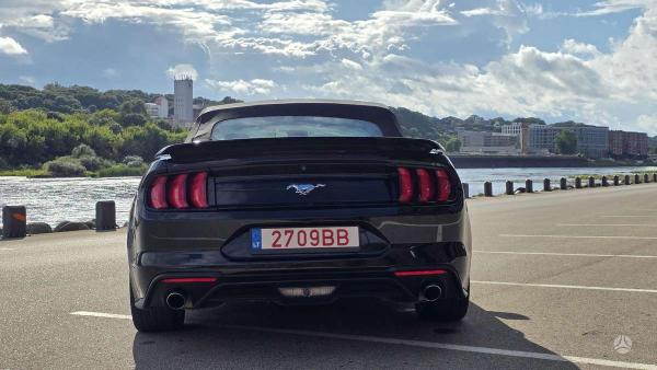 Black Ford Mustang 2018 in Kaunas, with an engine capacity of 2.25 L and mileage of 80 thousand km for 26000 €, photo 9 on AUTOMOTO.COM.LV