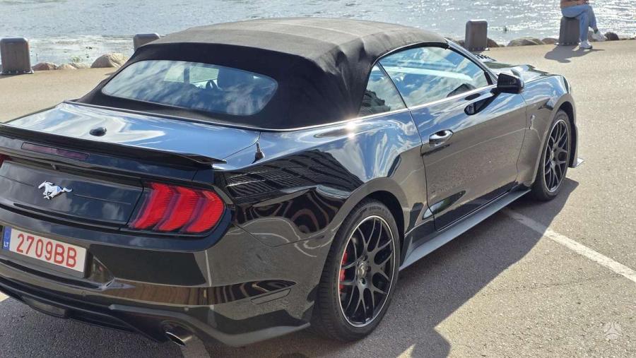 Black Ford Mustang 2018 in Kaunas, with an engine capacity of 2.25 L and mileage of 80 thousand km for 26000 €, photo 10 on AUTOMOTO.COM.LV