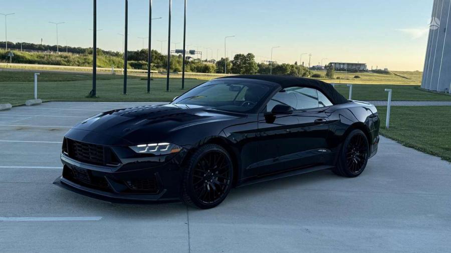 Melns Ford Mustang 2019 Klaipėda, ar dzinēja tilpumu 2.25 L un nobraukumu 97 tūkst. km par 23990 €, foto 1 vietnē AUTOMOTO.COM.LV