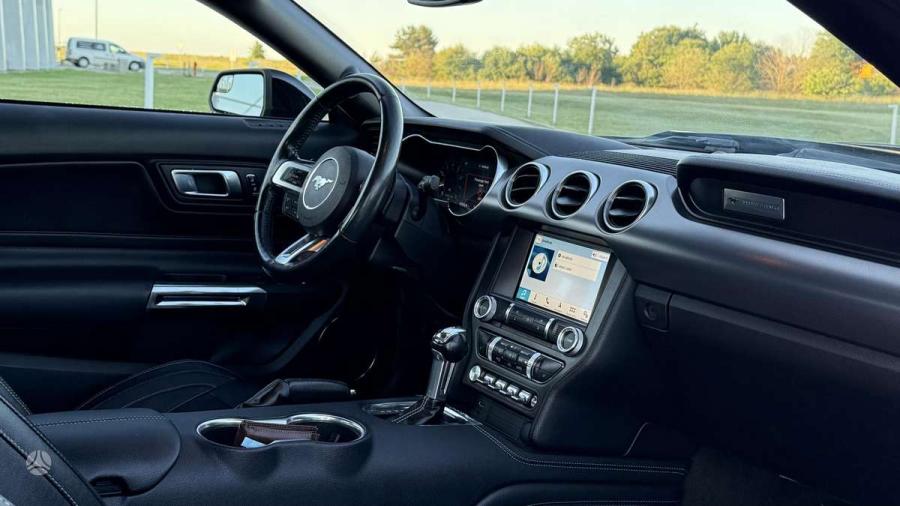 Melns Ford Mustang 2019 Klaipėda, ar dzinēja tilpumu 2.25 L un nobraukumu 97 tūkst. km par 23990 €, foto 8 vietnē AUTOMOTO.COM.LV